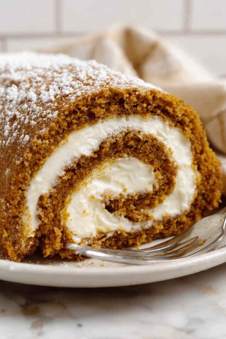 Fall Pumpkin Spice Roll Cake - theamazingfood